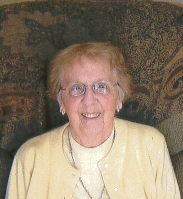 Helen Hutton Obituary - Burlington, ON | Smith's Funeral Home