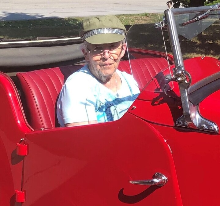 Donna Atkinson Obituary - Grimsby, ON | Stonehouse-Whitcomb Funeral Home